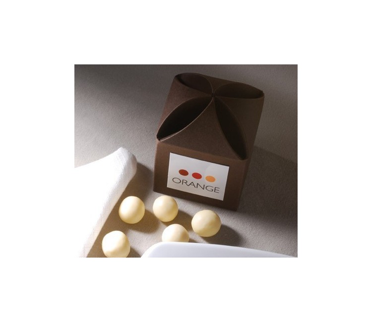 Box for hotels’ “welcome gift”