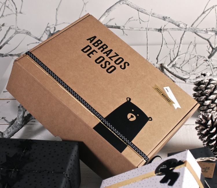 Shipping boxes with bear design